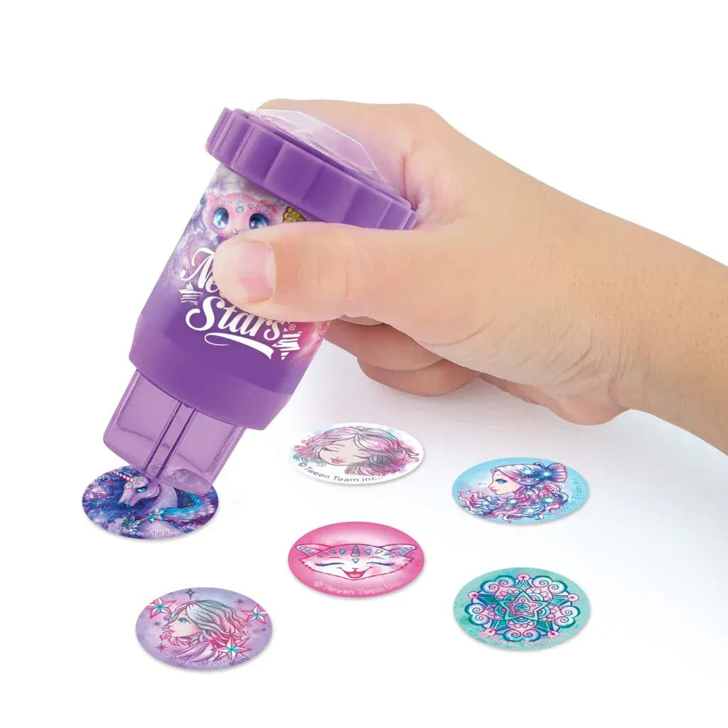 Nebulous Stars: Tampon à autocollants | Créatif et magique – L'As des jeux